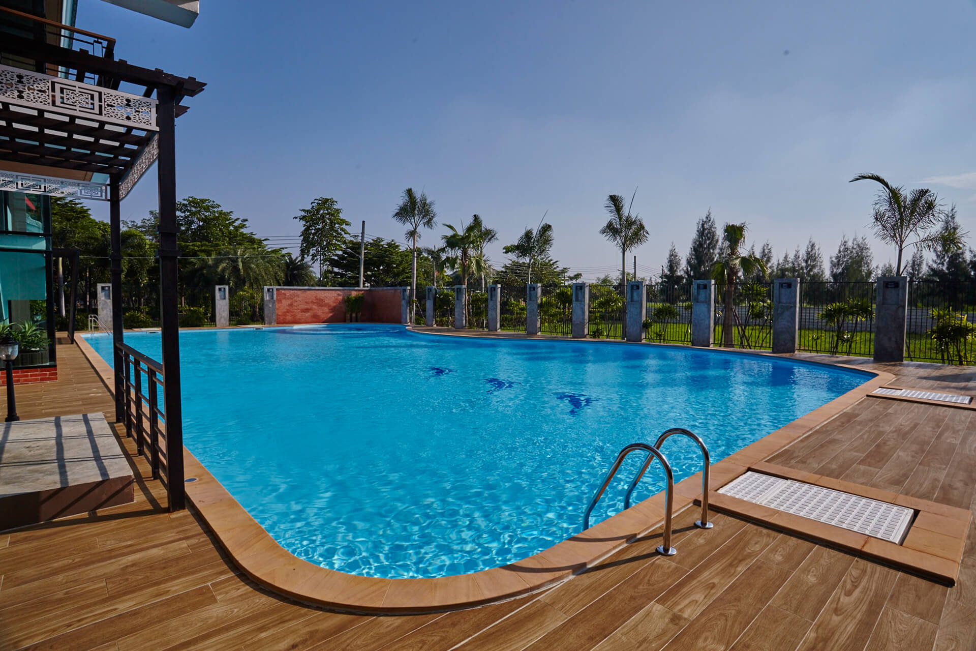 IP103 – Ice Blue - J.D.Pools