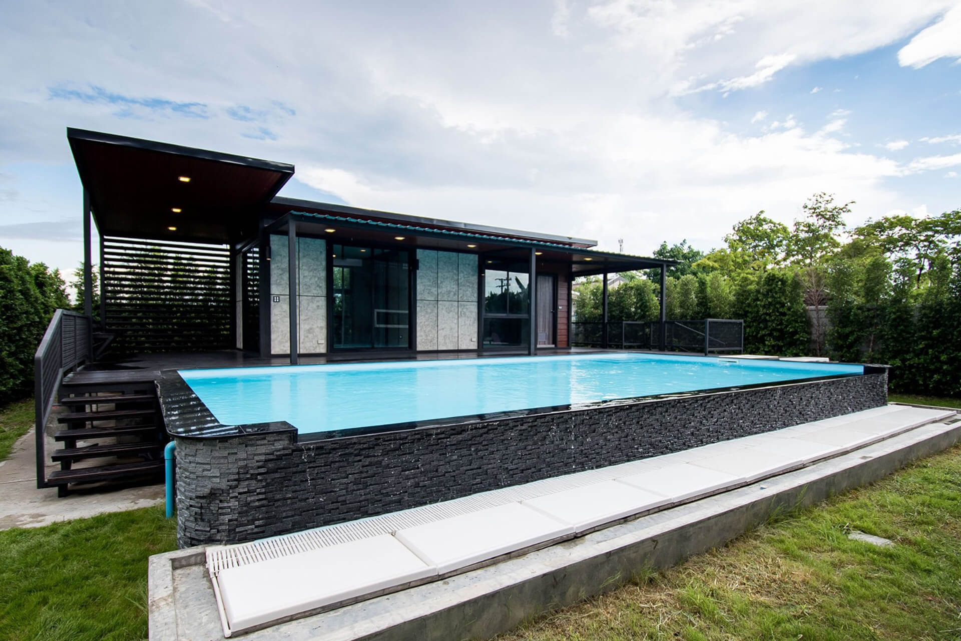 IP119 – Ice Blue - J.D.Pools | รับสร้างสระว่ายน้ำครบวงจร